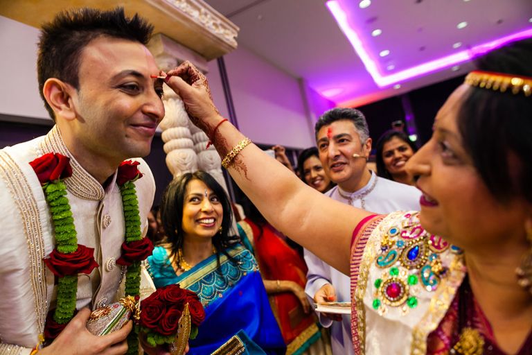 Jessica & Samit | Indian Hindu Wedding Photography | Hilton Syon Park ...