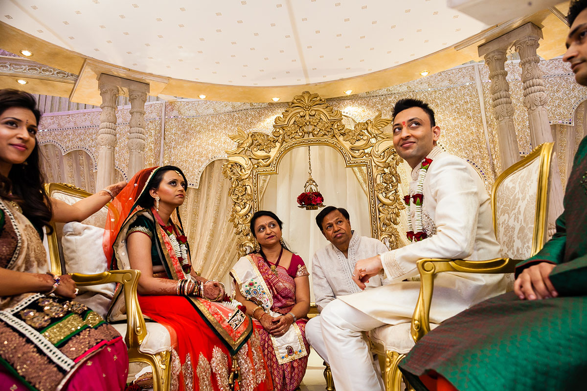 JESSICA & SAMIT | INDIAN HINDU WEDDING | HILTON SYON PARK – Asian ...